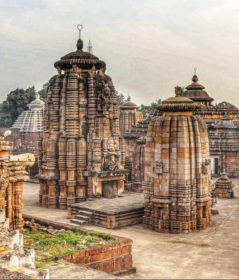 Lingaraja Temple, Bhubaneswar - Tripवाणी